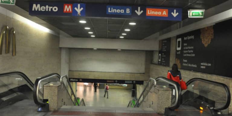 Metro w Rzymie: Linie, Godziny Otwarcia, Bilety, Jak Dojechać